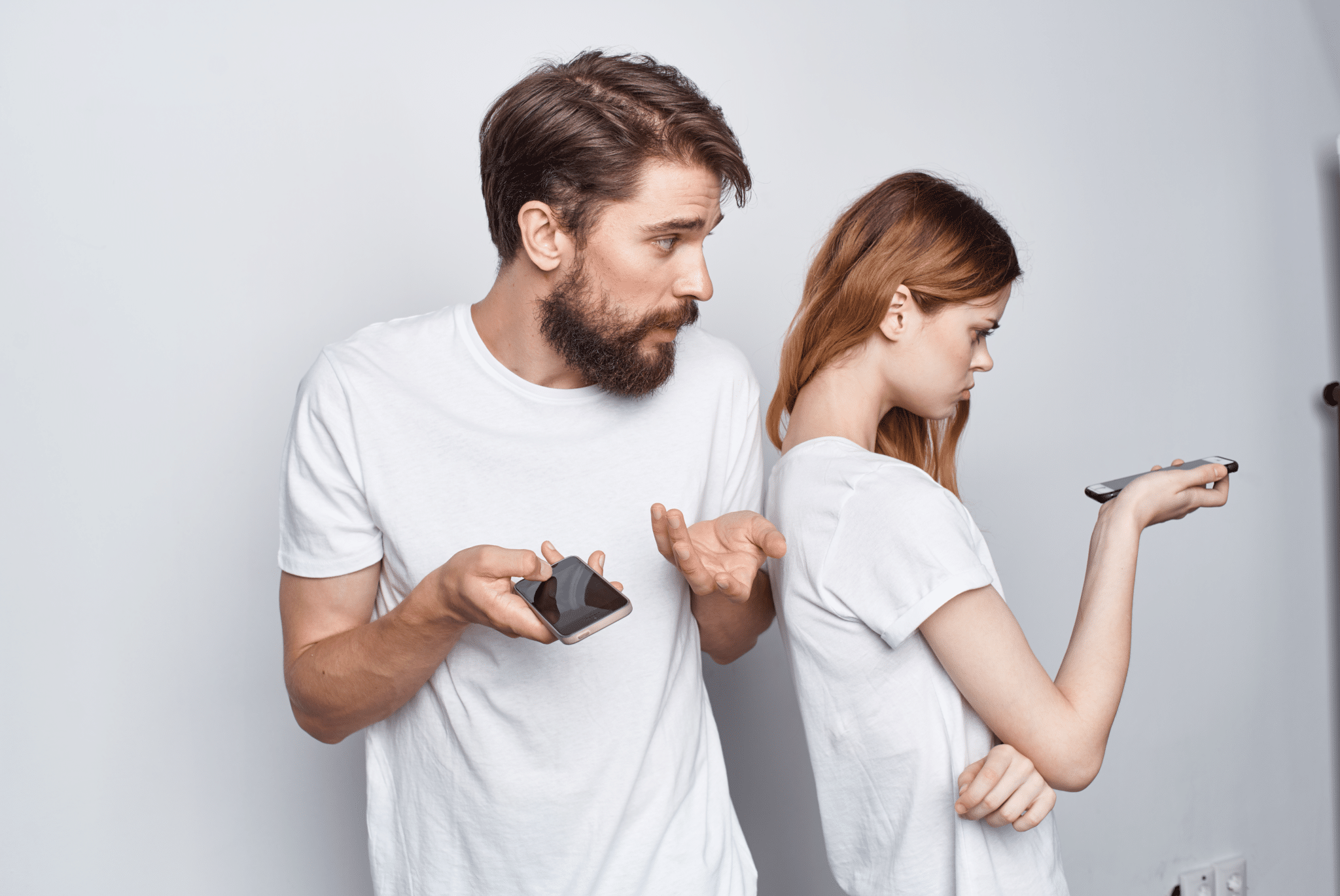 10 Signs of a Cheater You Can’t Ignore